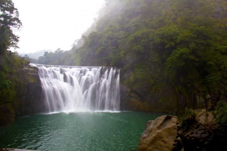 10 Waterfalls. 10 Splashes of Experience | Peek Holidays